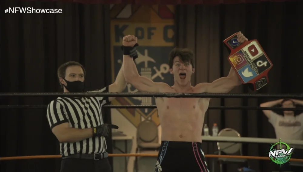 Pro wrestler flies high in the ring and social media — GRID NEWS