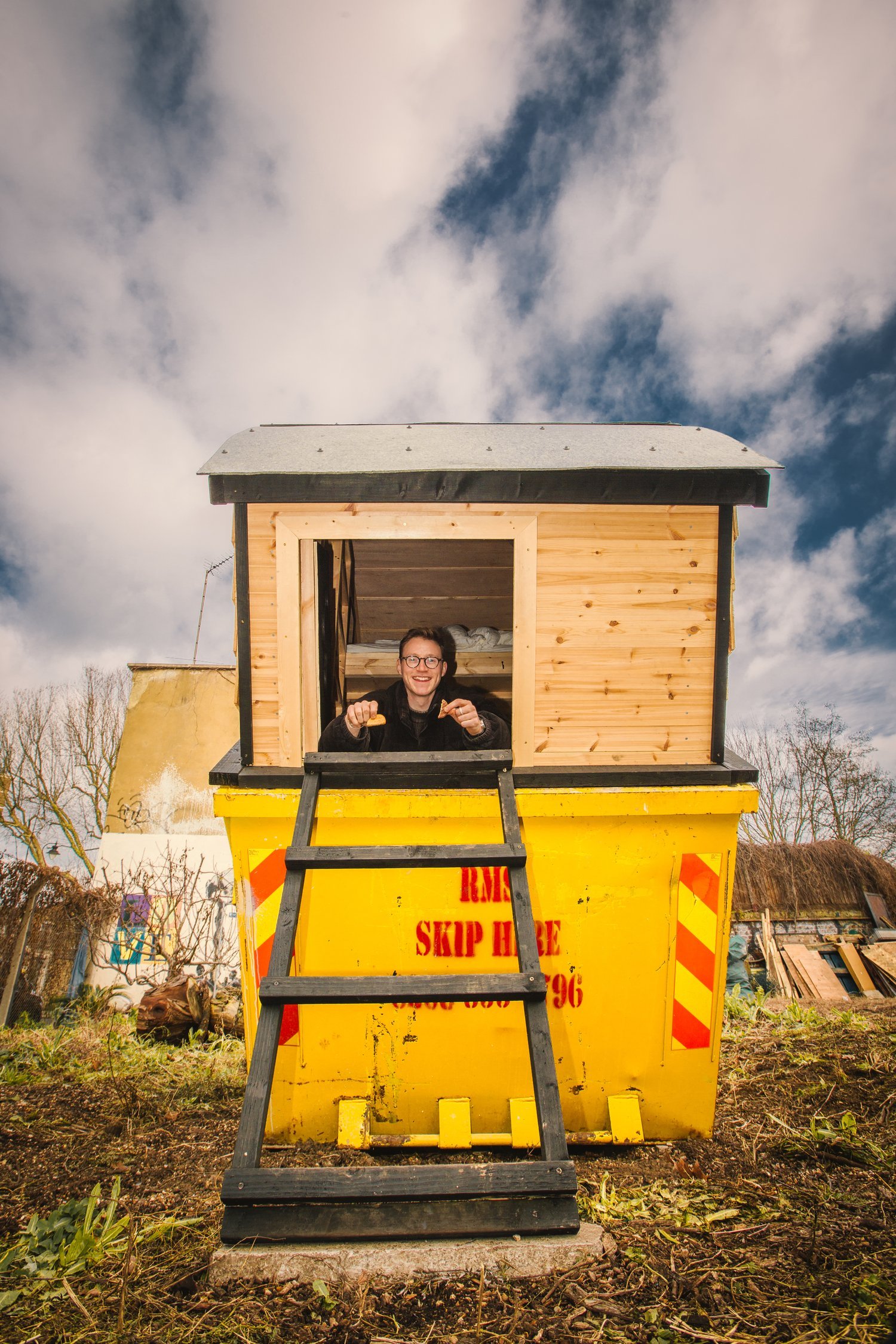 SKIP HOUSE — Antepavilion