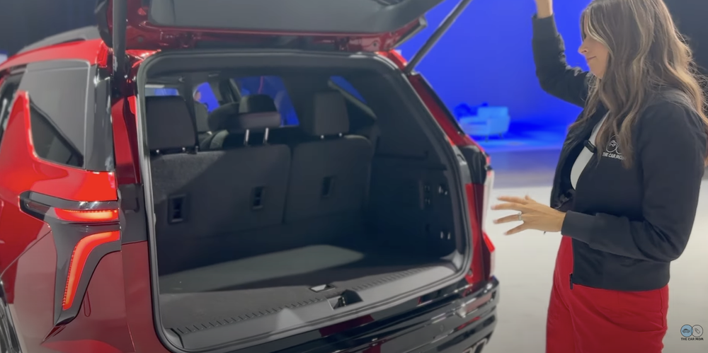 2024 Chevy Traverse Review - See It Here FIRST! — The Car Mom | Car ...