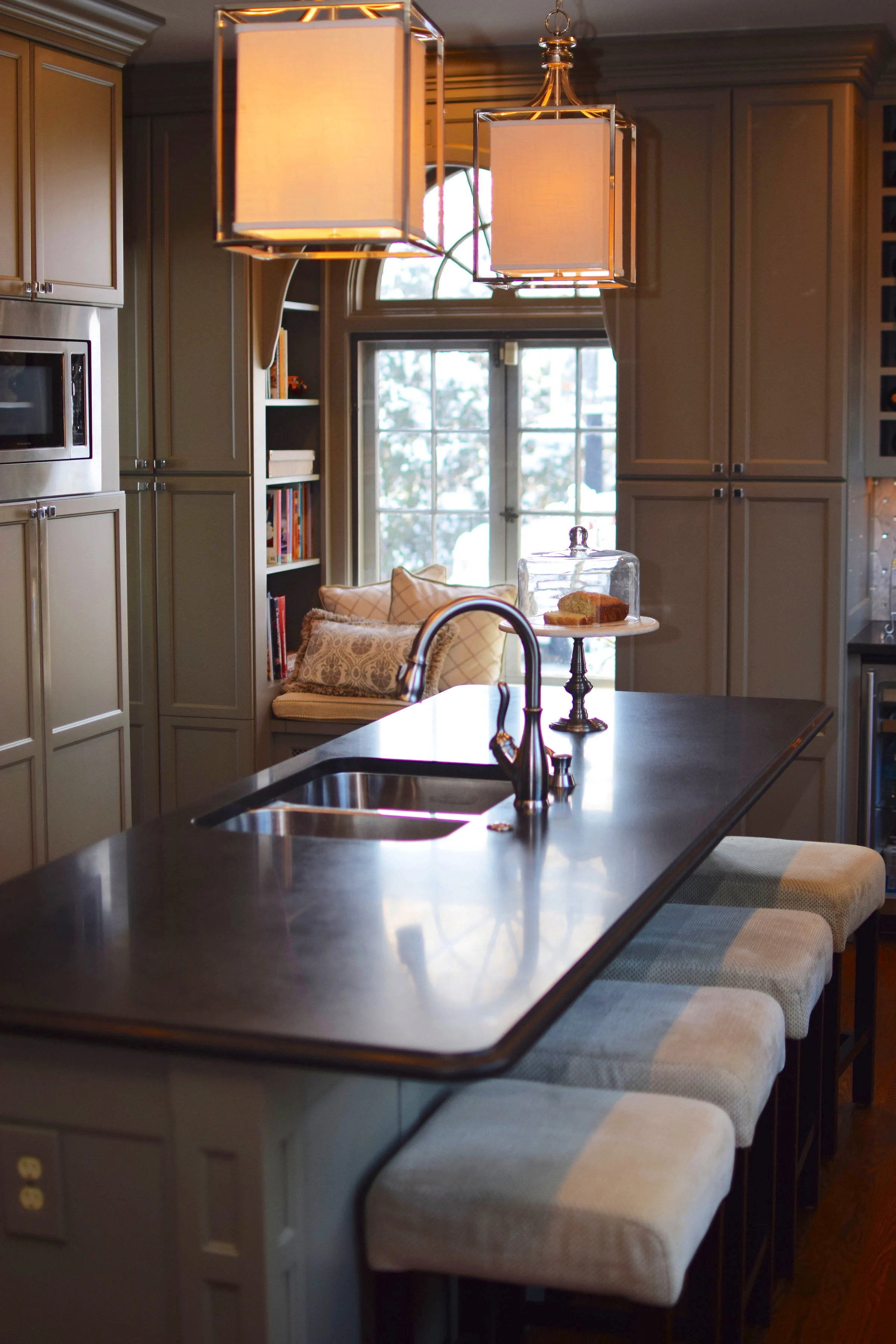 CINDY LYNCH KITCHEN AND BATH DESIGN