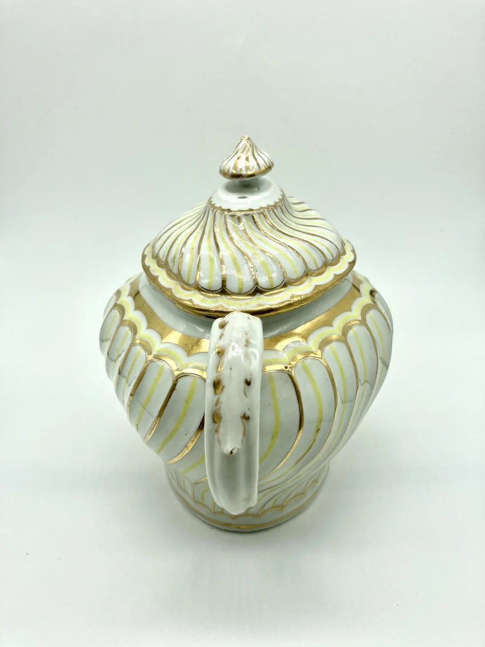 New Hall Porcelain Teapot, Boy in the Window Pattern 425, c1810