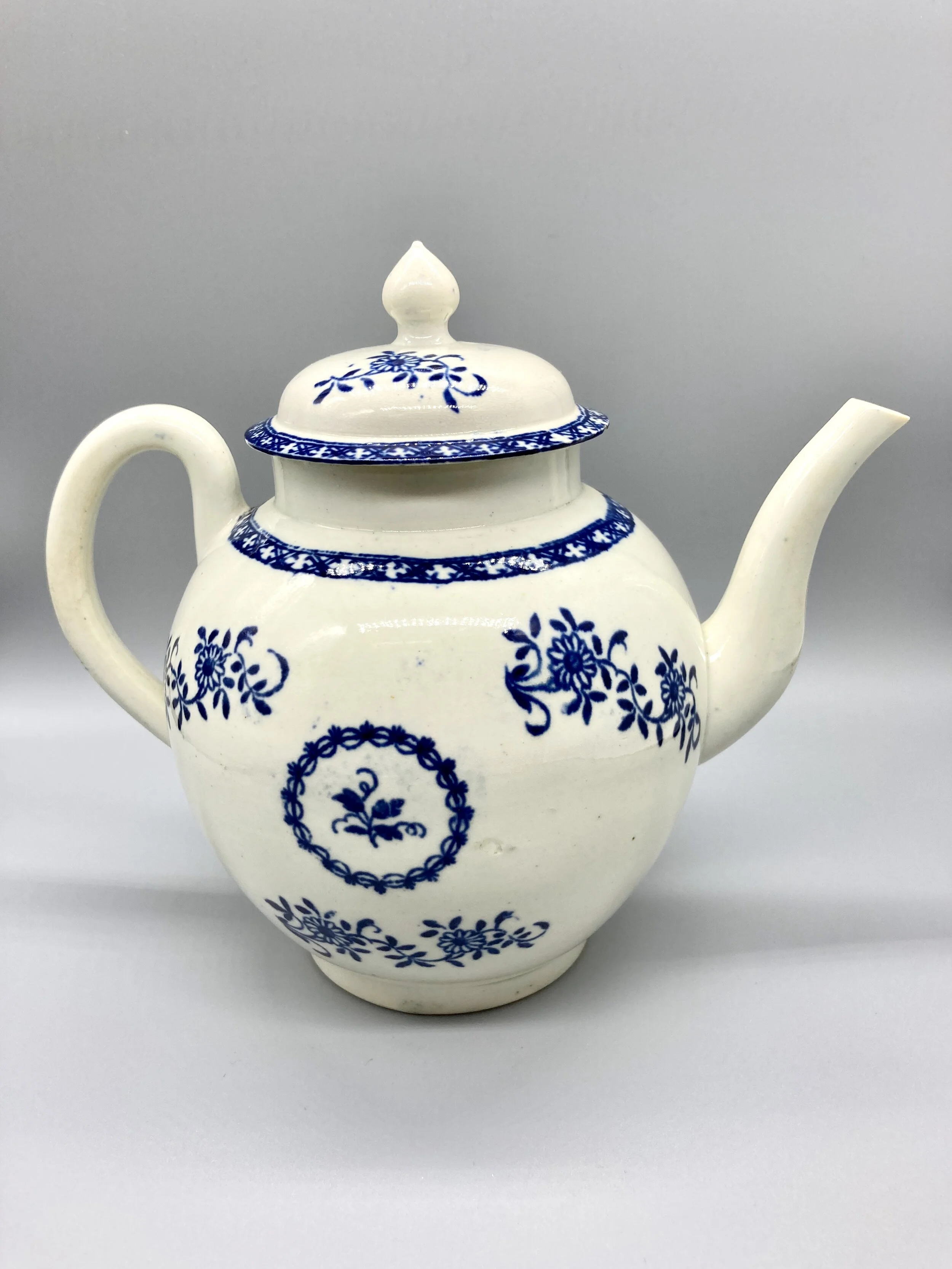 New Hall Porcelain Teapot, Boy in the Window Pattern 425, c1810