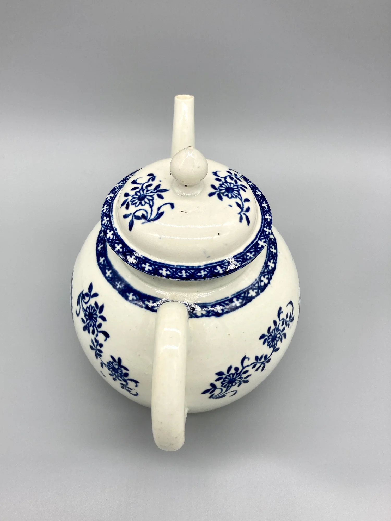 New Hall Porcelain Teapot, Boy in the Window Pattern 425, c1810