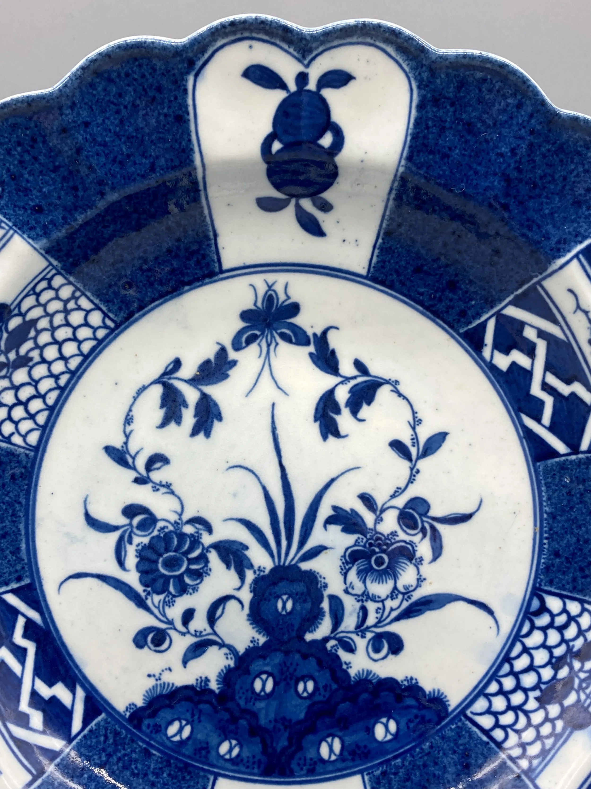 Caughley Porcelain Custard Cup & Cover, c.1780-99