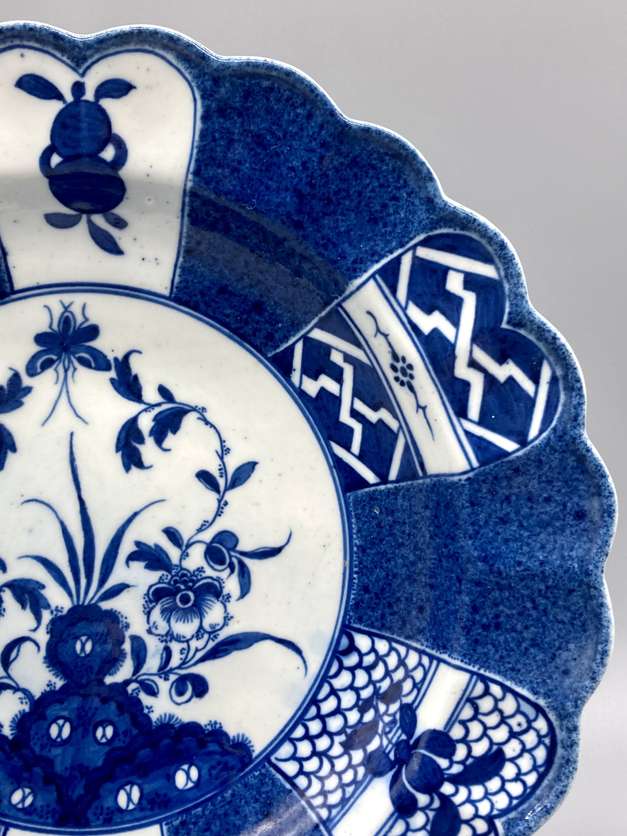 Caughley Porcelain Custard Cup & Cover, c.1780-99