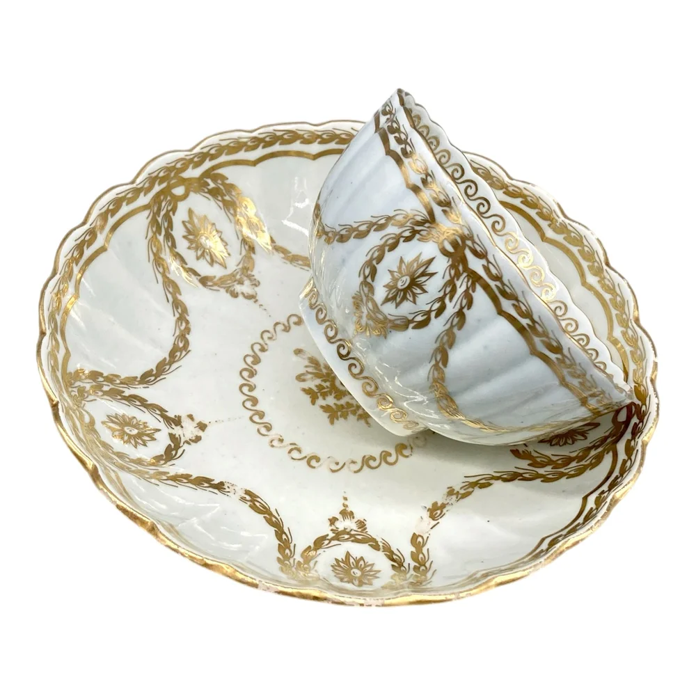 Worcester Porcelain Tea Bowl, Mother & Child Pattern, circa 1775-85