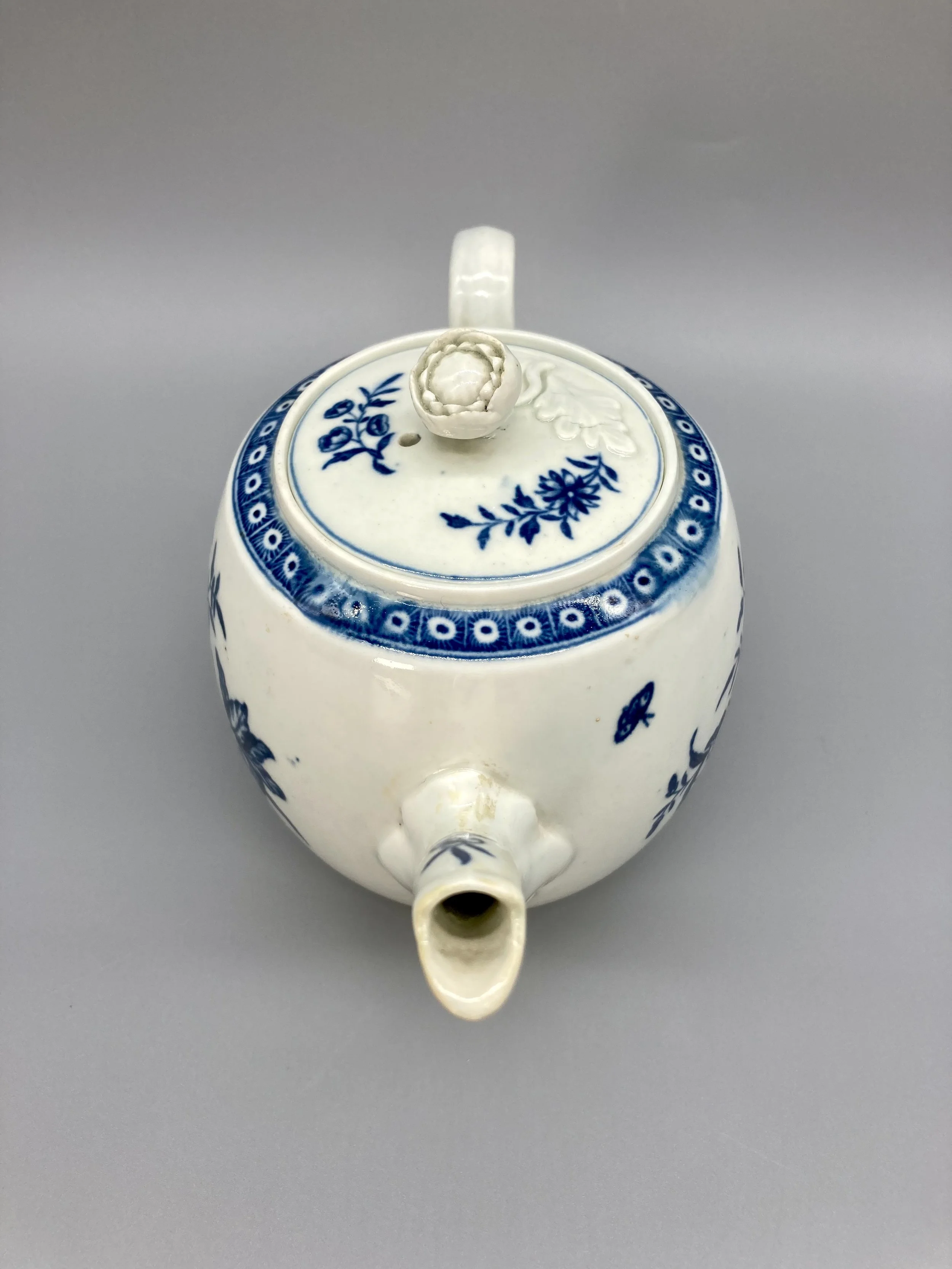 New Hall Porcelain Teapot, Boy in the Window Pattern 425, c. 1810