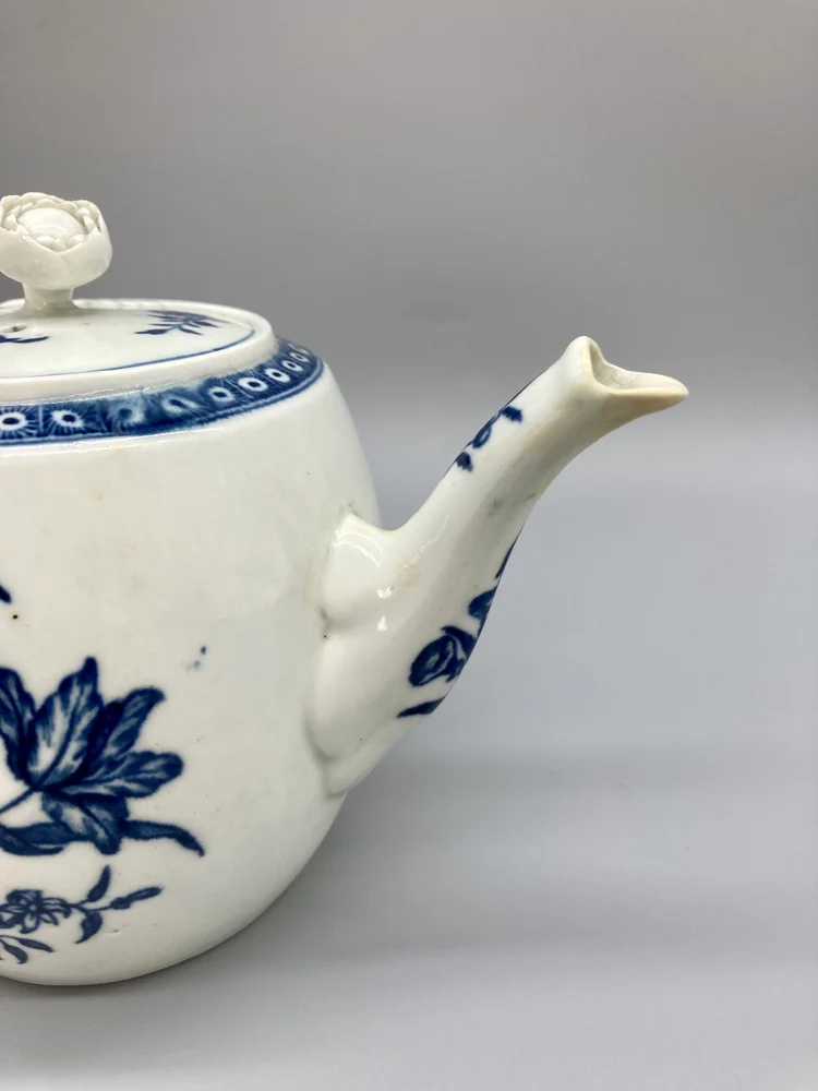 New Hall Porcelain Teapot, Boy in the Window Pattern 425, c. 1810