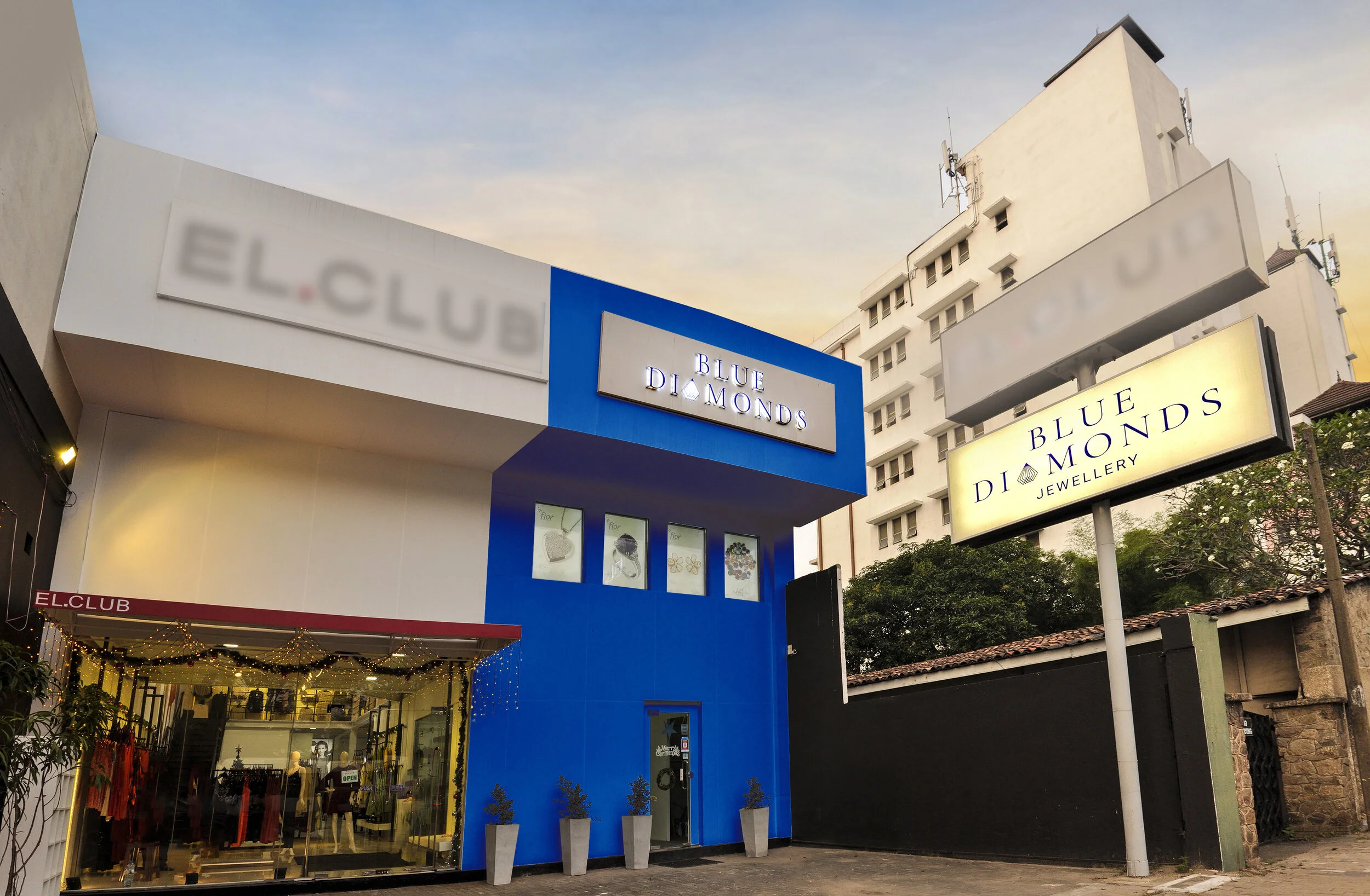 Gallery 3 — Blue Diamonds Jewellery