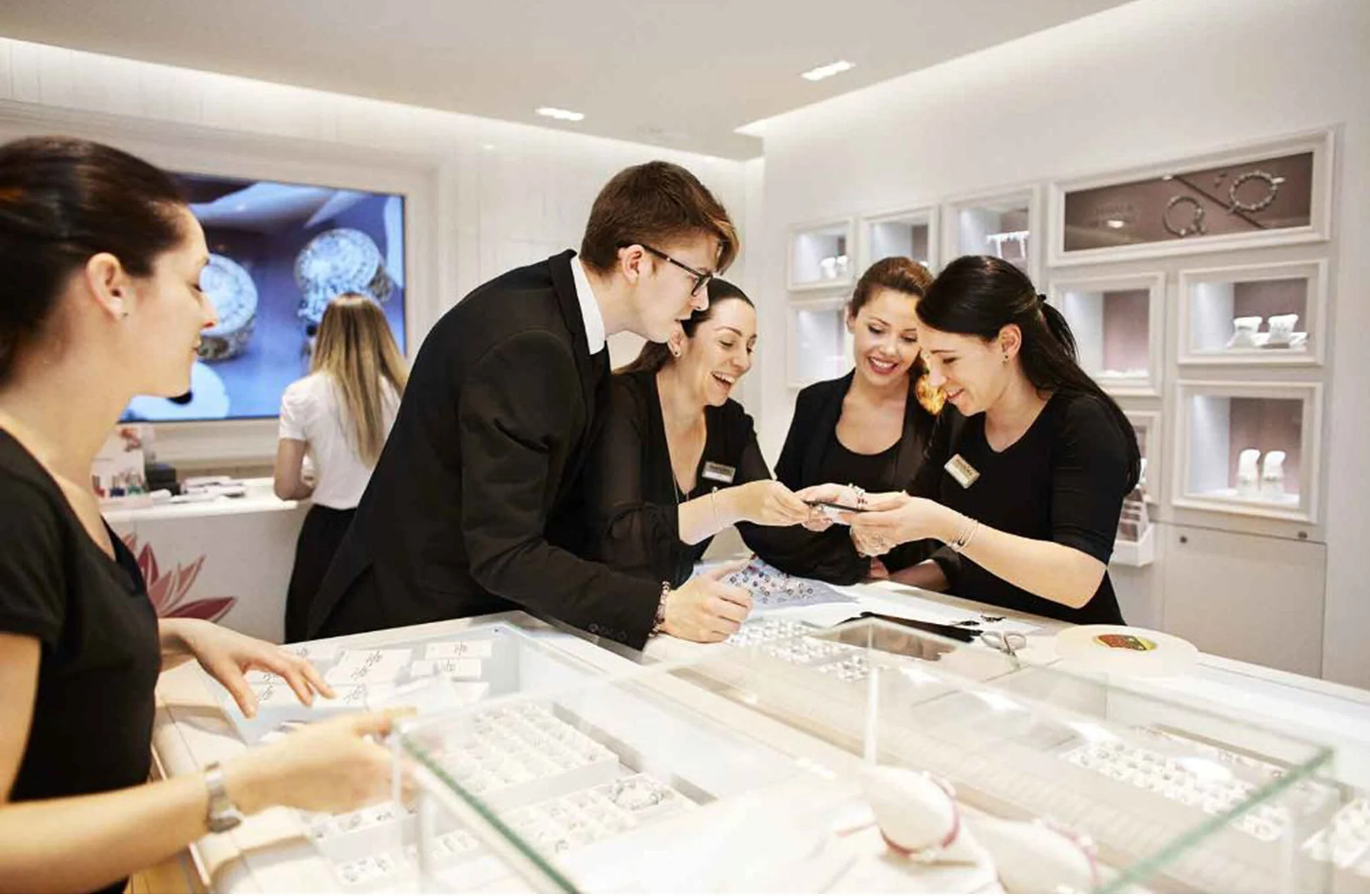 Gallery 3 — Blue Diamonds Jewellery