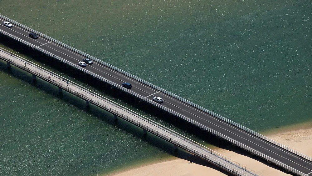 William Buckley Pedestrian Bridge — Peter Elliott Architecture + Urban ...