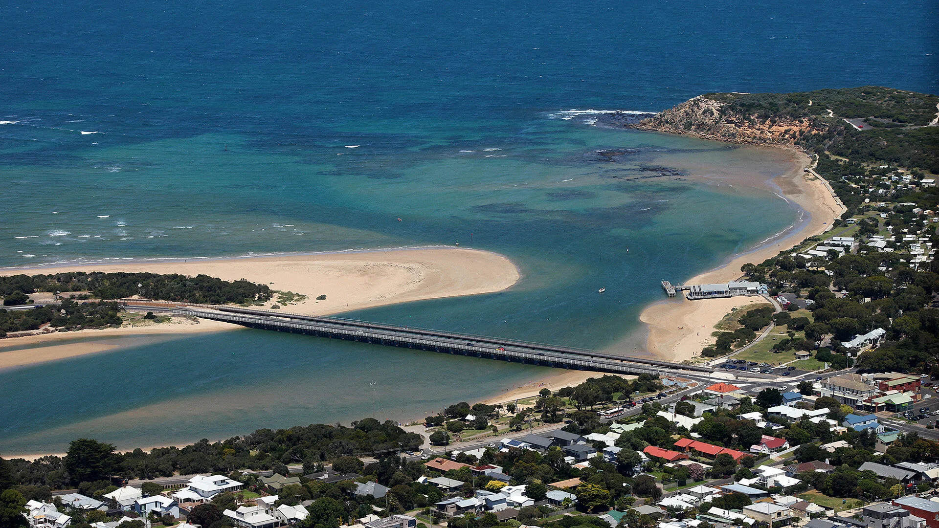 William Buckley Pedestrian Bridge — Peter Elliott Architecture + Urban ...