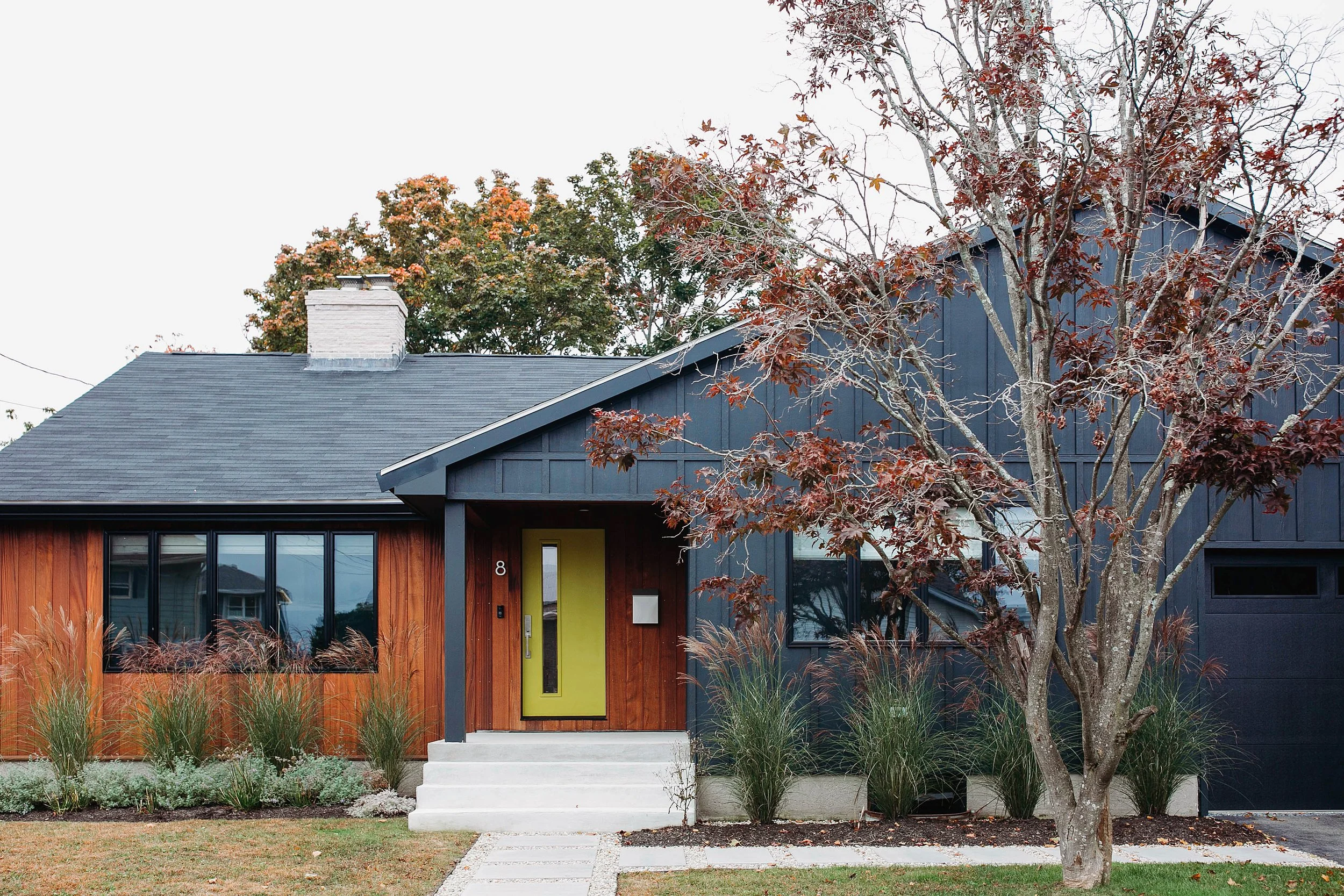 Shou Sugi Ban stands out at a #dwelloctoberstudio mid-century modern ...