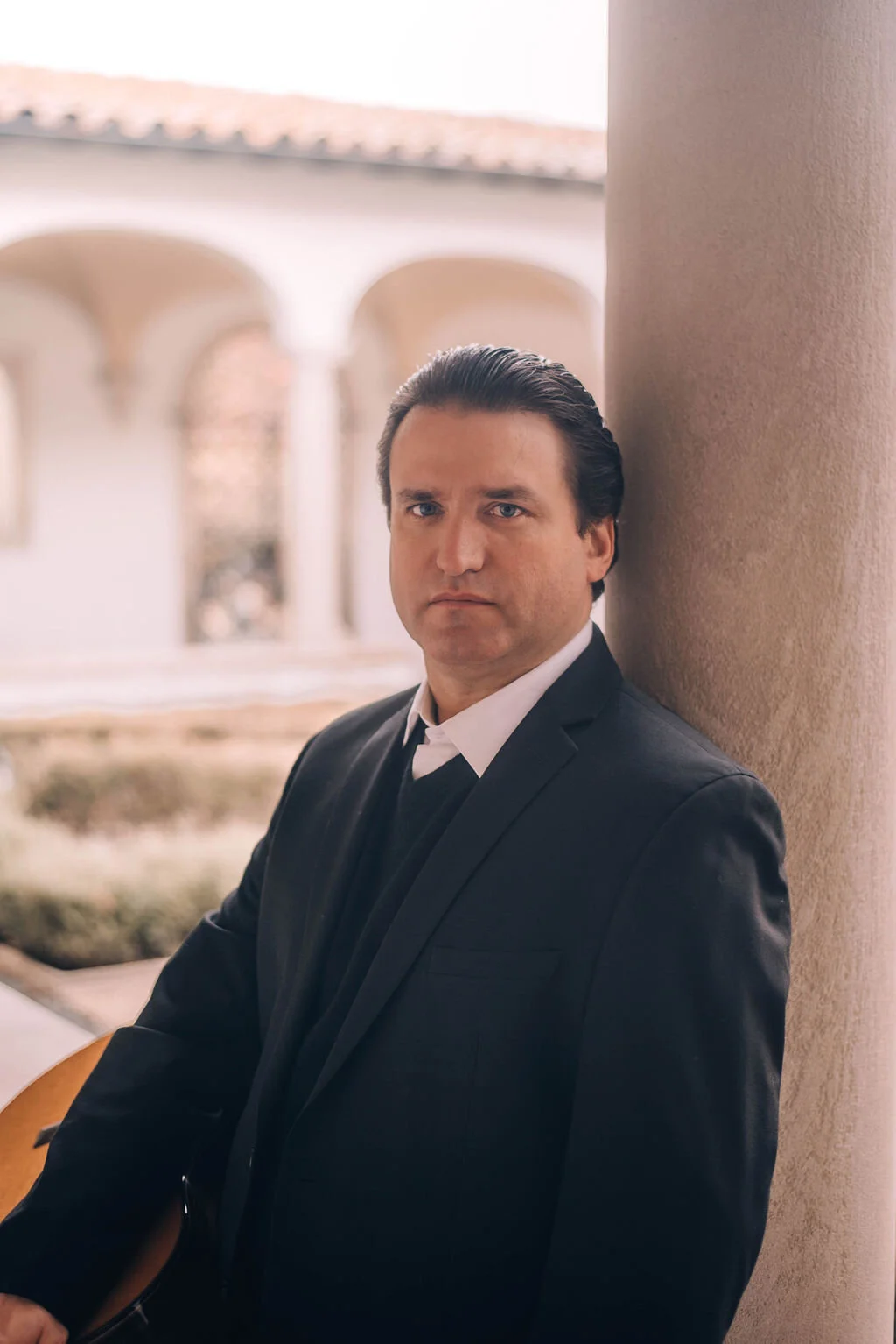 Contact — René Izquierdo