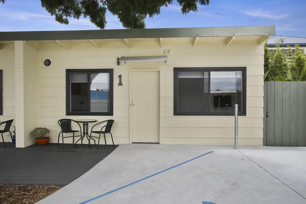 Unwind in Style and Comfort at Beachcomber Holiday Units - Your Premier ...