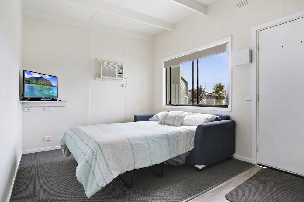 Unwind in Style and Comfort at Beachcomber Holiday Units - Your Premier ...