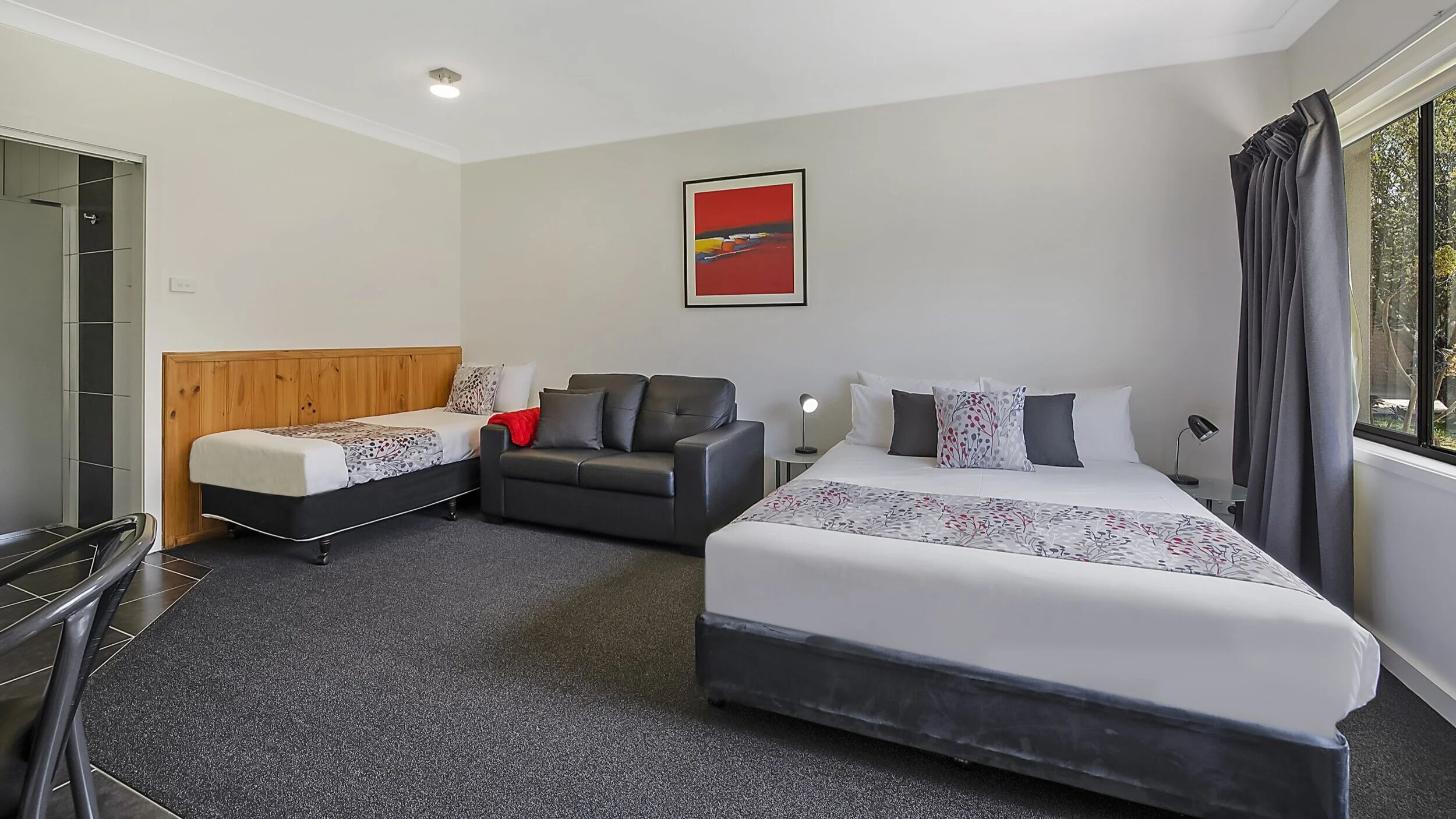 All Rooms — OFFICIAL SITE: Hamilton Lakeside Motel