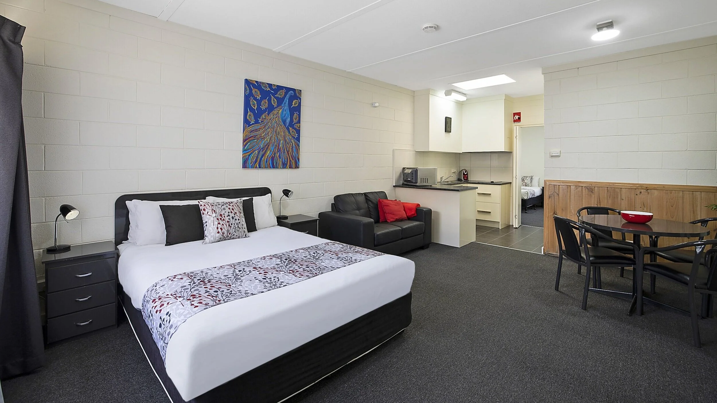 All Rooms — OFFICIAL SITE: Hamilton Lakeside Motel