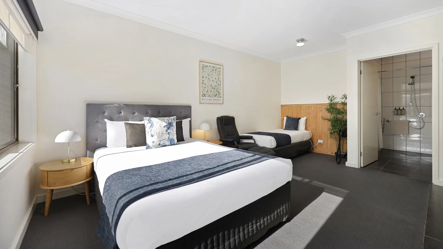 All Rooms — OFFICIAL SITE: Hamilton Lakeside Motel