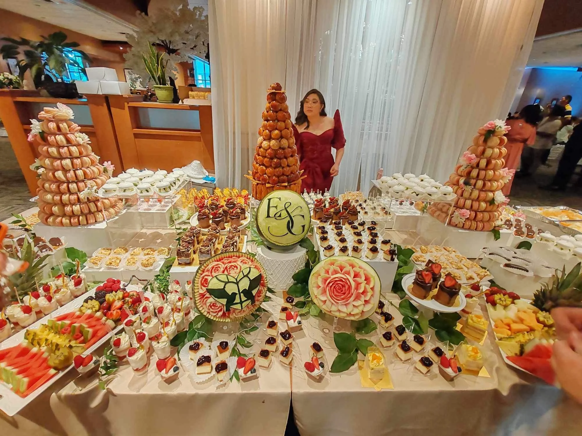 Dessert Tables — Sugar Blooms and Cakes