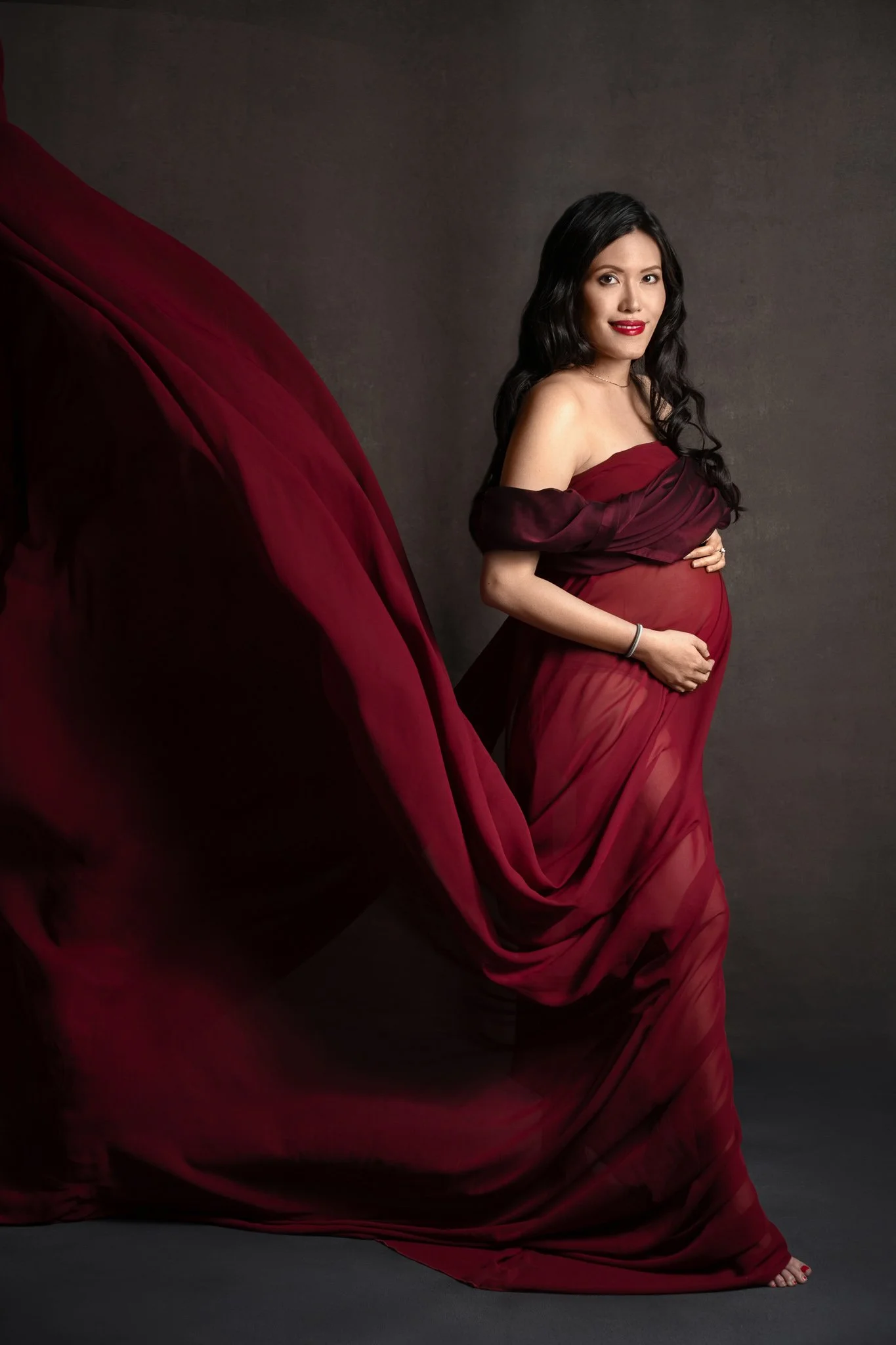 19 Indoor Maternity Photo Poses & Settings | YourCherish