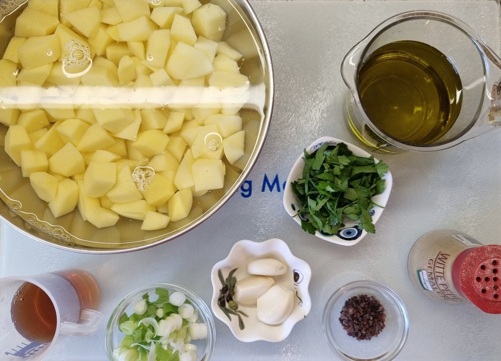 Greek Garlic Dip/Sauce i.e. Skordalia with potatoes — Greek Cooking ...