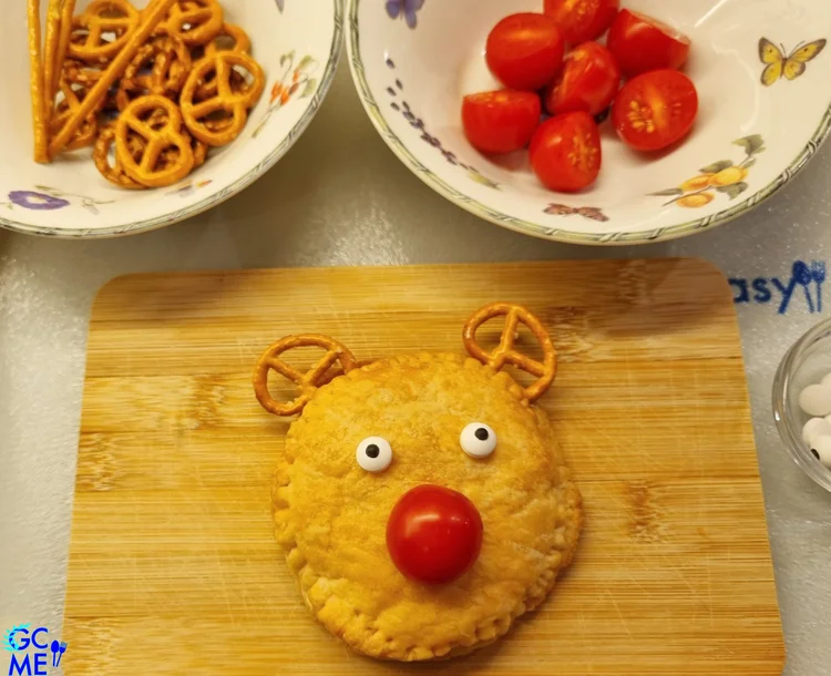 A short Christmas Story and Greek Cheese Pies "Reindeer" — Greek ...