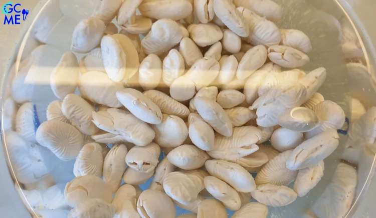Giant Beans (aka Gigantes) Stew with Spinach in Garlic Sauce — Greek ...