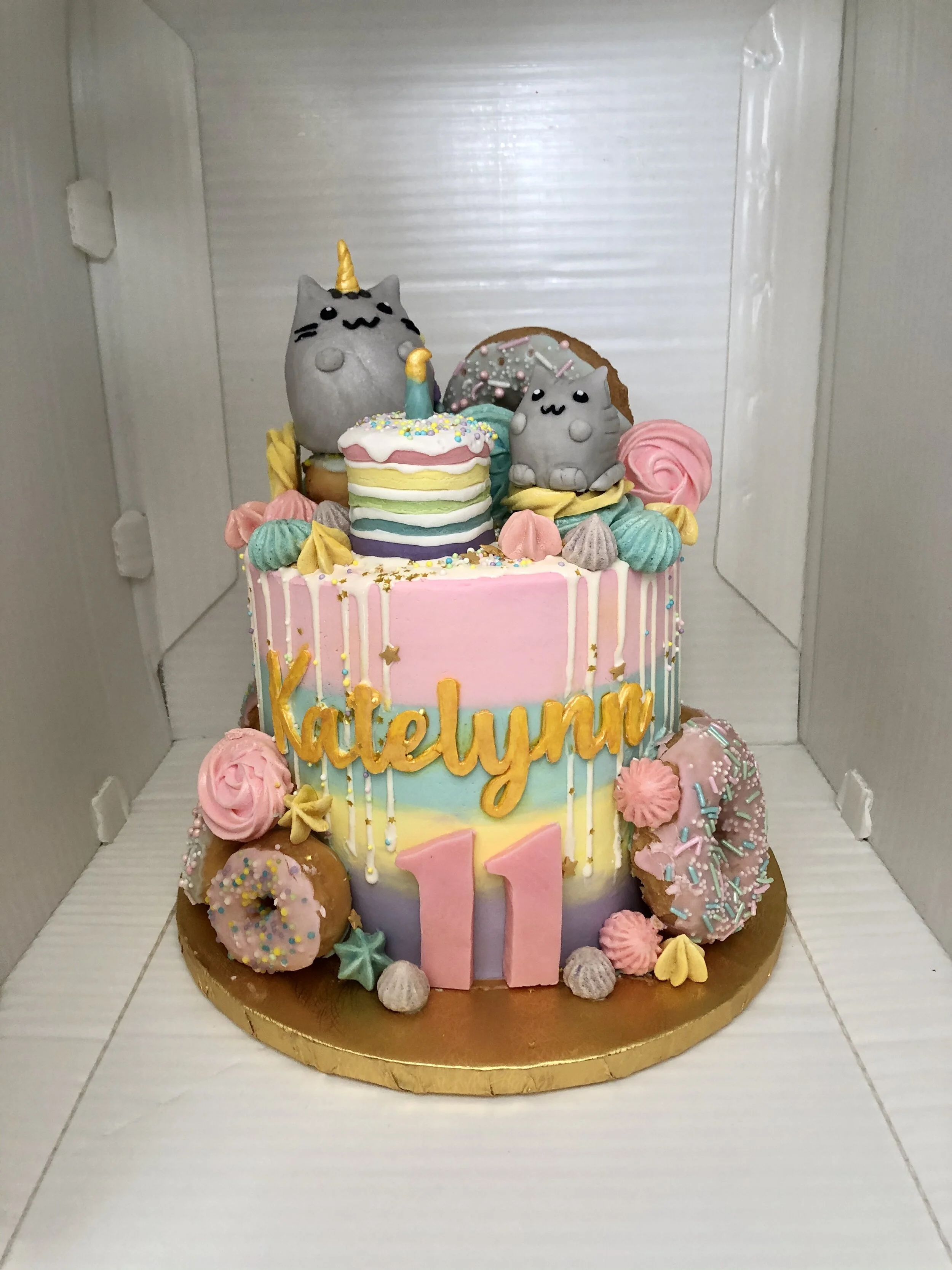 Cakes — Esquire Custom Cakes
