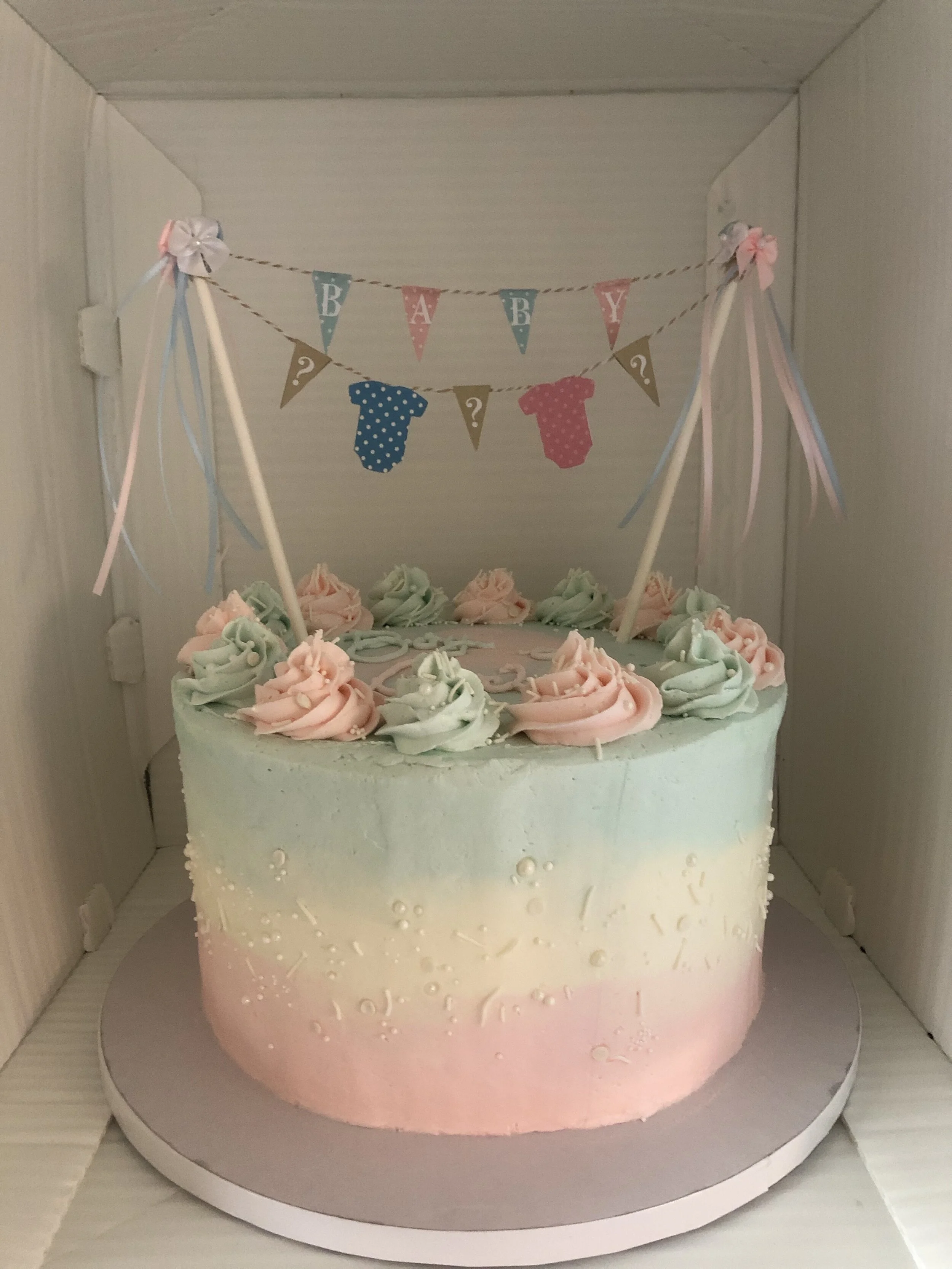 Cakes — Esquire Custom Cakes