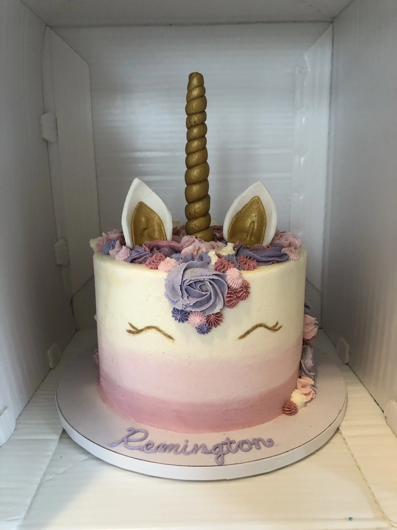 Cakes — Esquire Custom Cakes