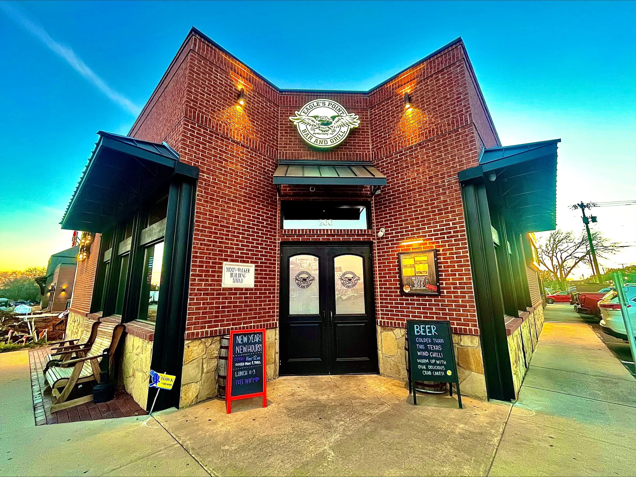 Eagle's Point Bar & Grill | Discover Great Food & Drinks Today