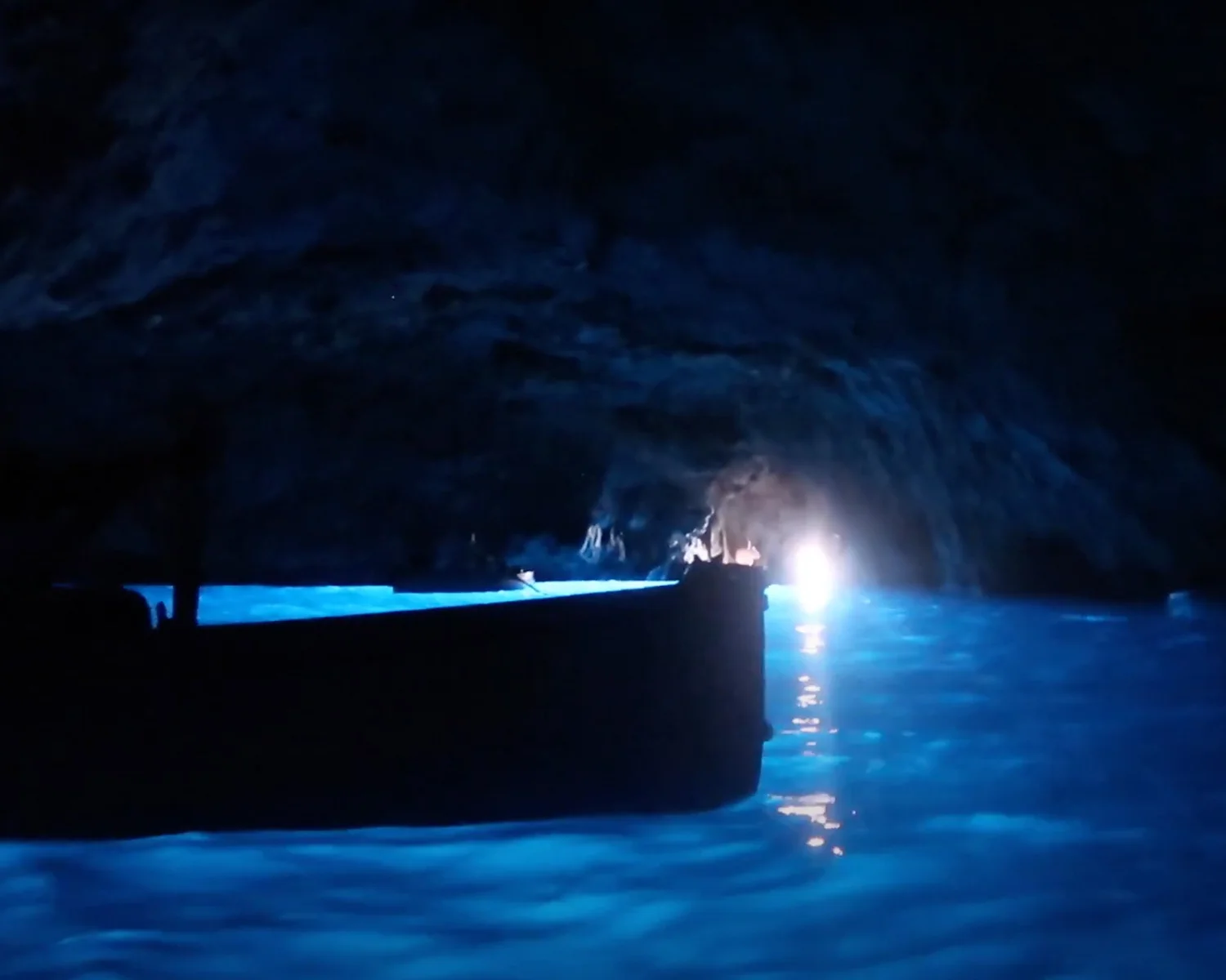 HOW TO VISIT THE BLUE GROTTO IN CAPRI & IS IT WORTH VISITING ...