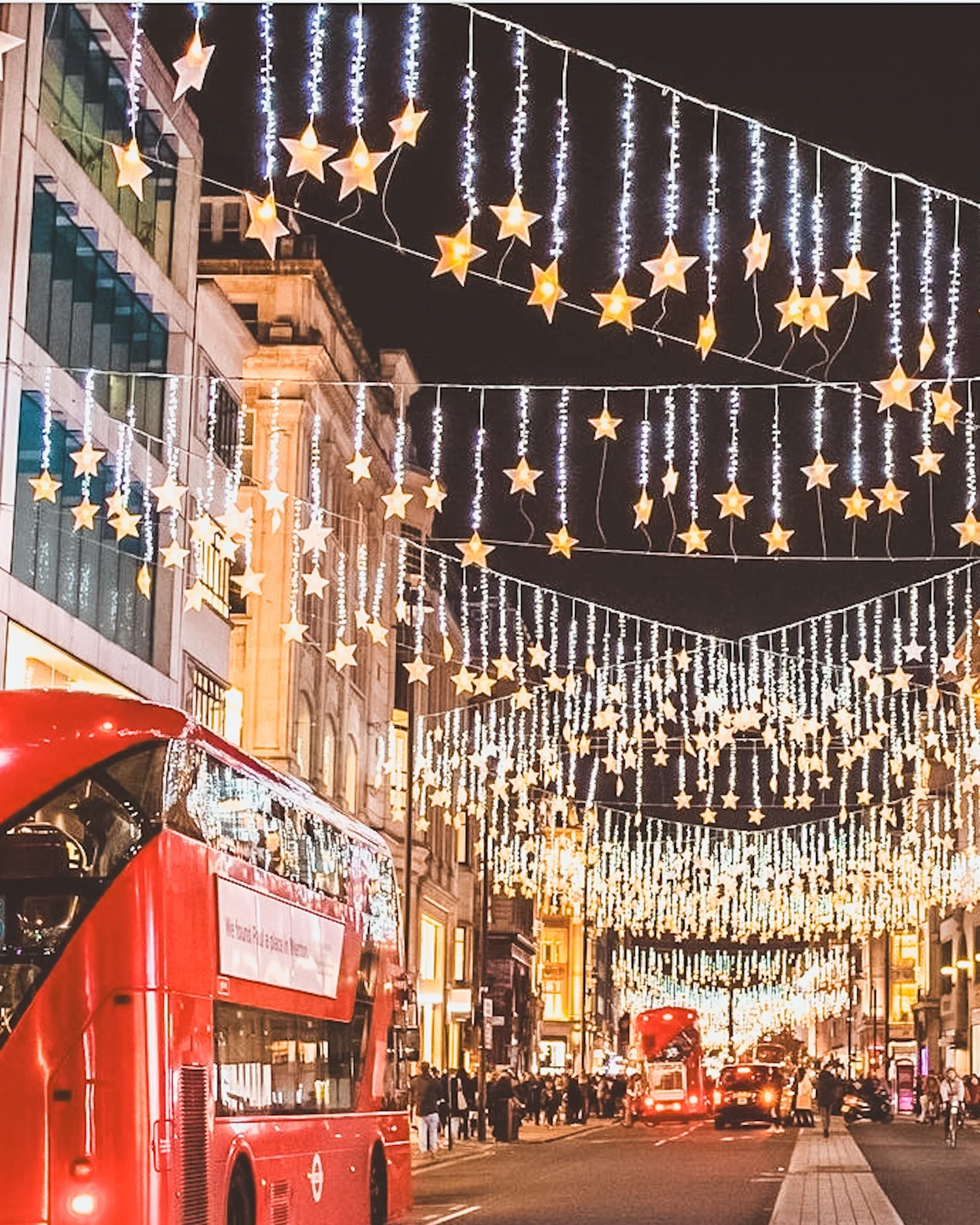 THE ULTIMATE GUIDE TO LONDON CHRISTMAS LIGHTS — Greenoid Adventure