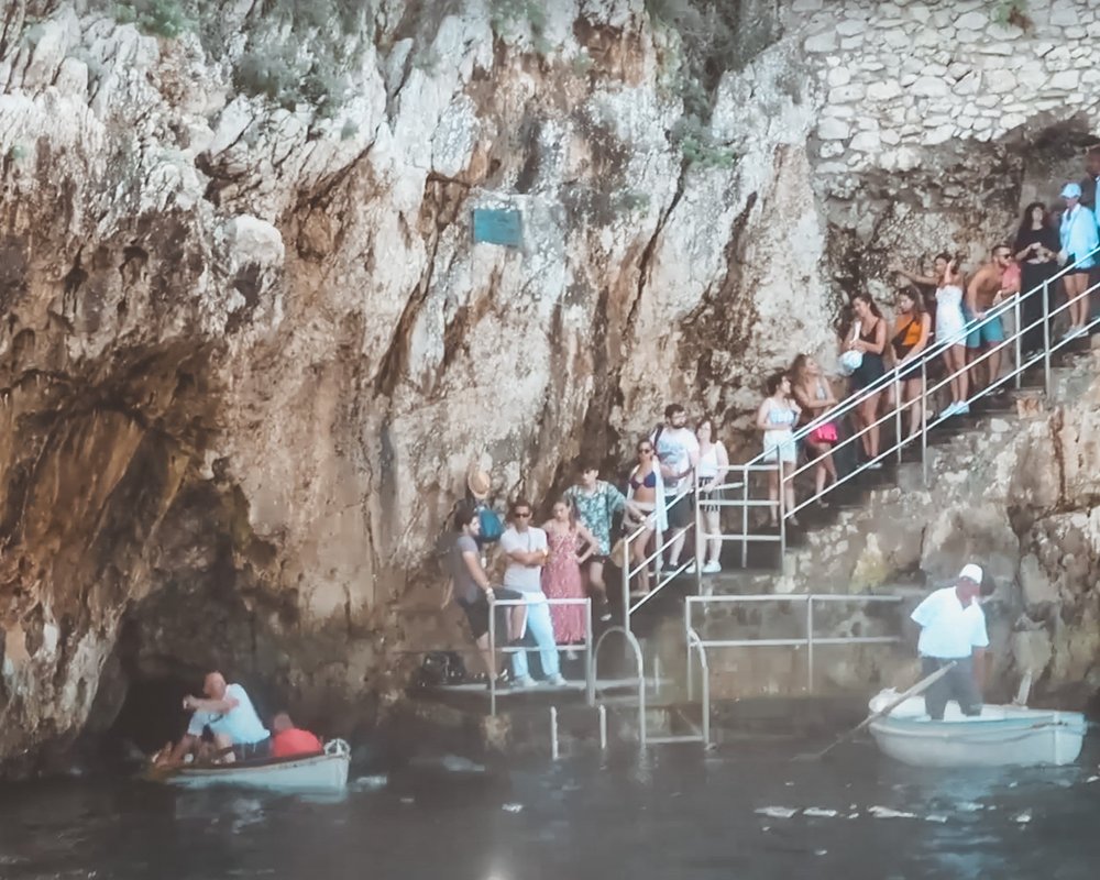 HOW TO VISIT THE BLUE GROTTO IN CAPRI & IS IT WORTH VISITING ...