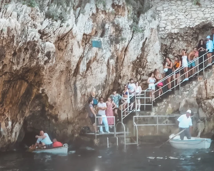 HOW TO VISIT THE BLUE GROTTO IN CAPRI & IS IT WORTH VISITING ...