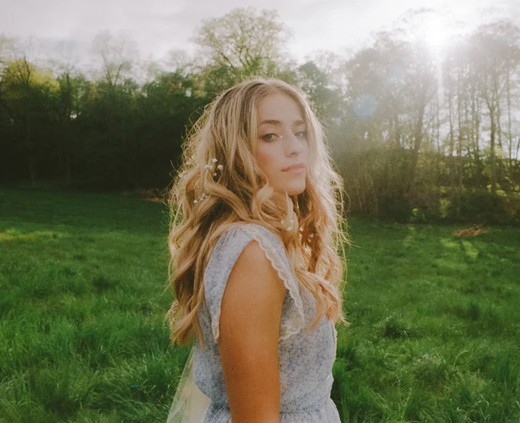Brynn Cartelli Begins Her New Era With Dreamy-Pop Single, “Gemini ...