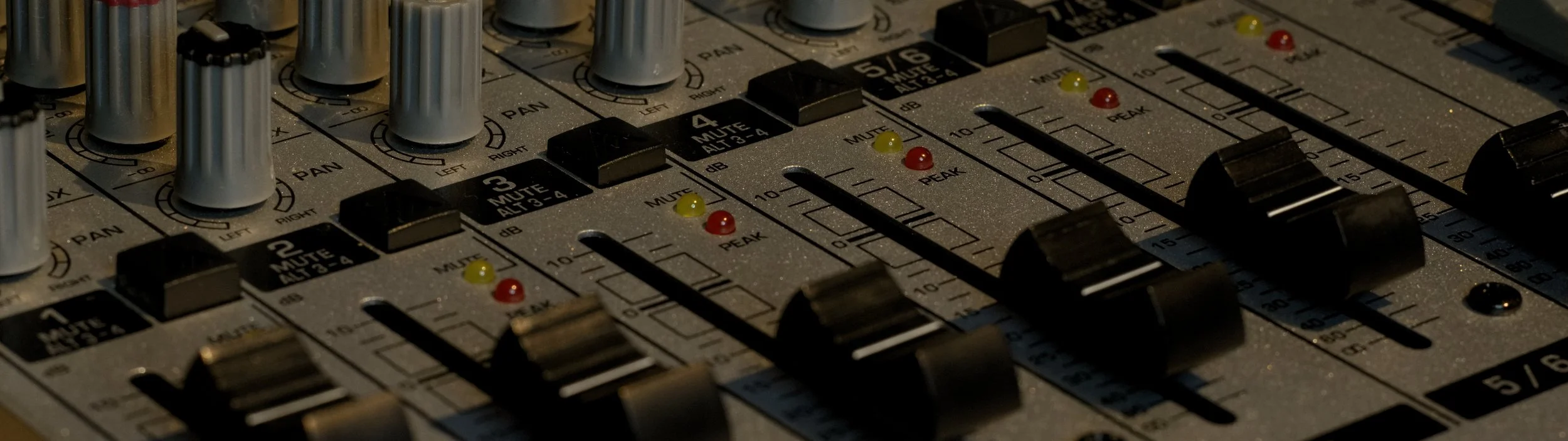 Onze contactpagina. Neem contact op met AVWorks om oude videobanden ...