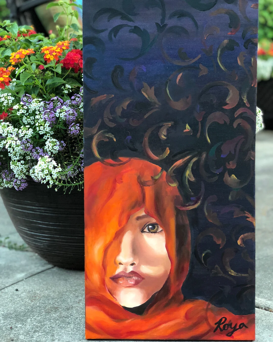 About — ROYA AHMADI