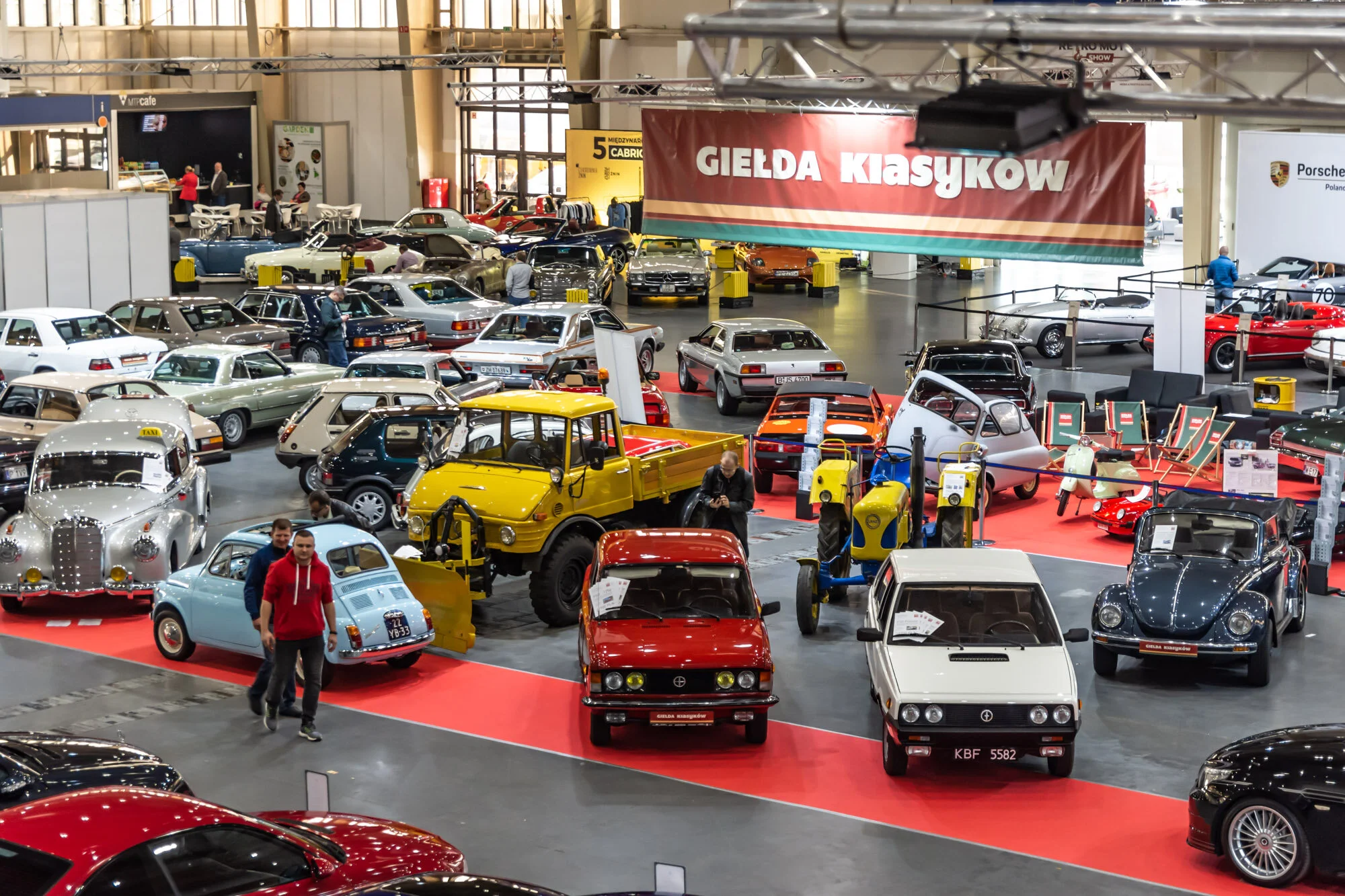 Poznań Retro Motor Show 2019 - Polish Take on Classic Car Show — Adam ...