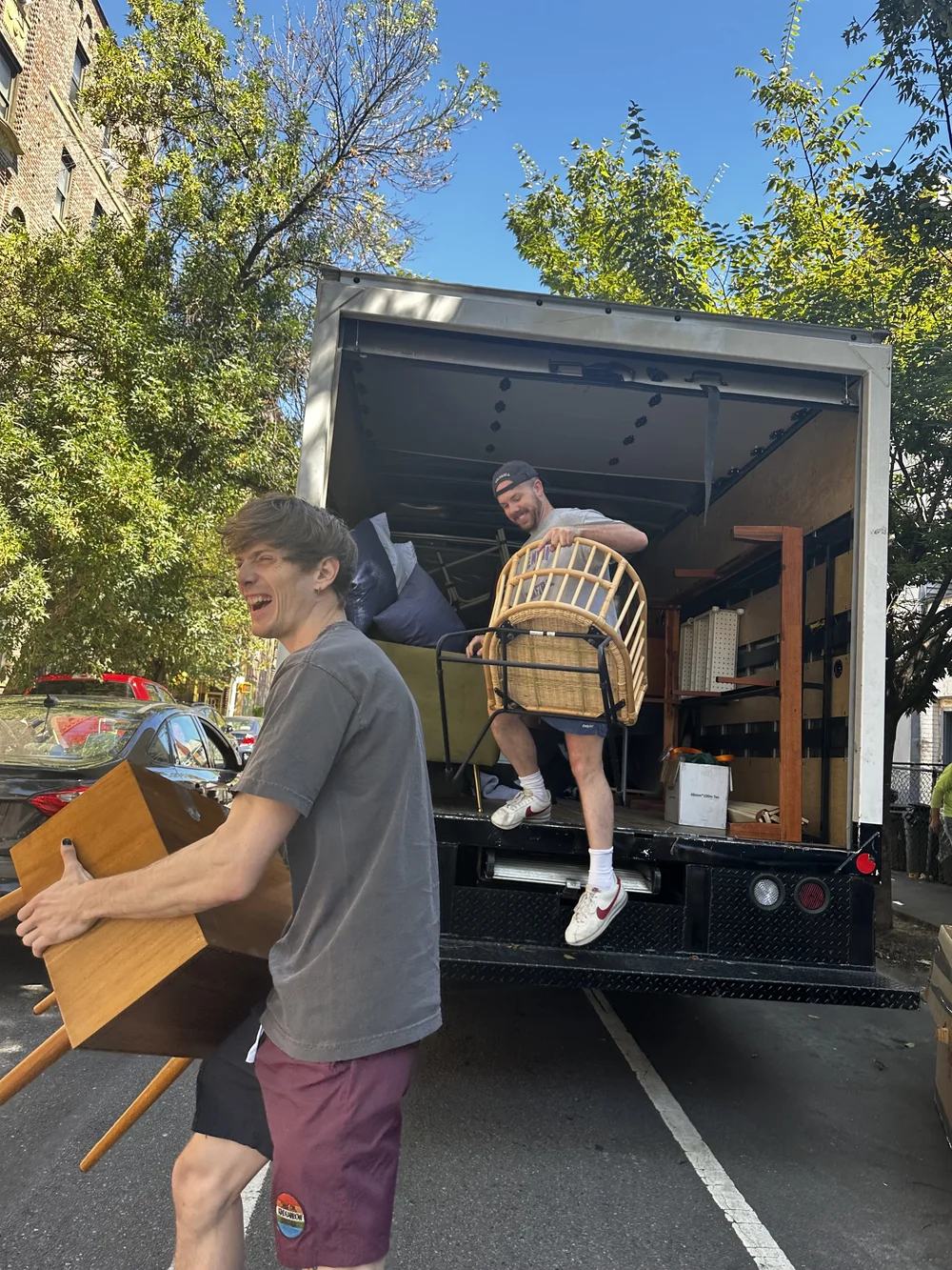 HOT GUYS MOVING | Home