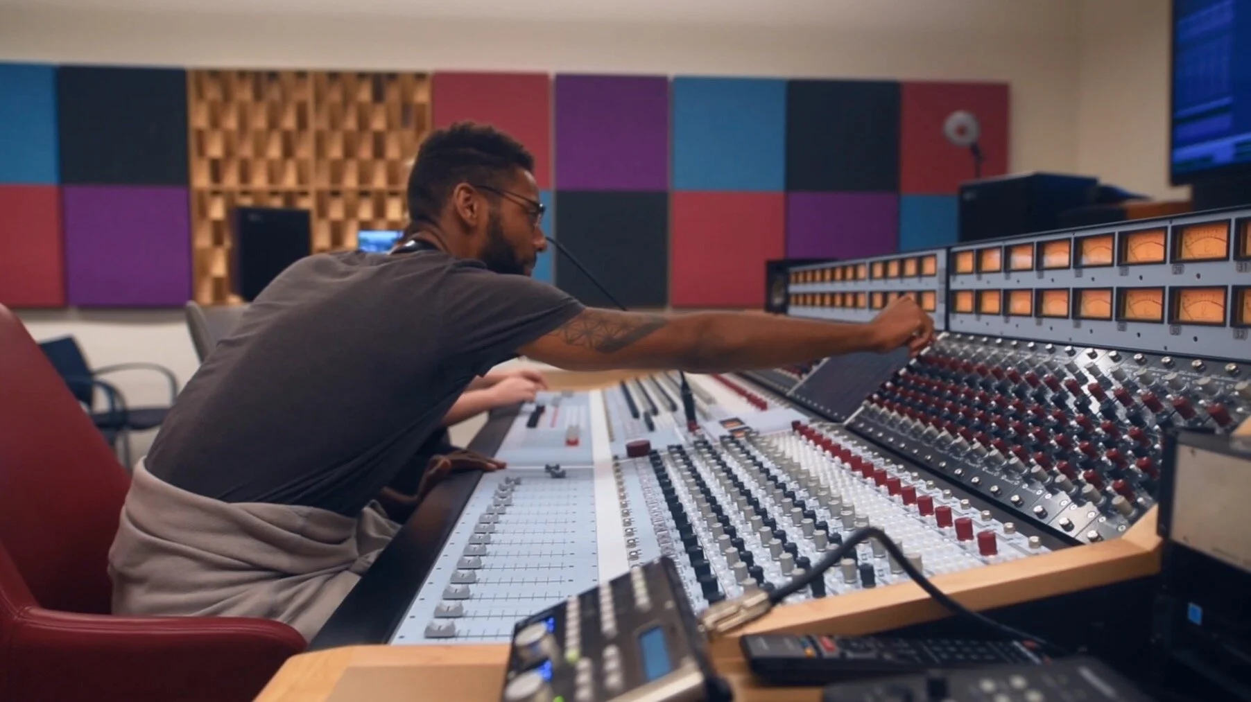 The 5088: High Voltage and Discrete Mixing Console — Rupert Neve Designs