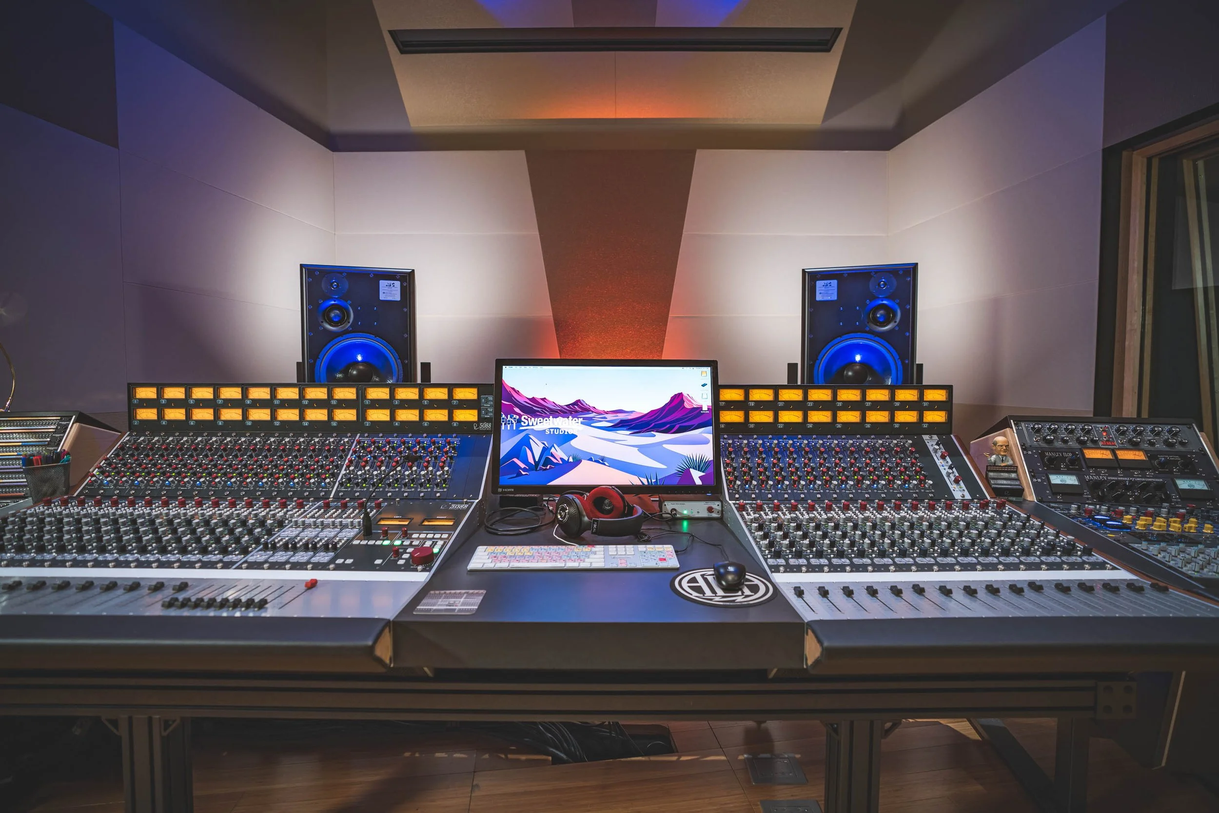 The 5088: High Voltage and Discrete Mixing Console — Rupert Neve Designs