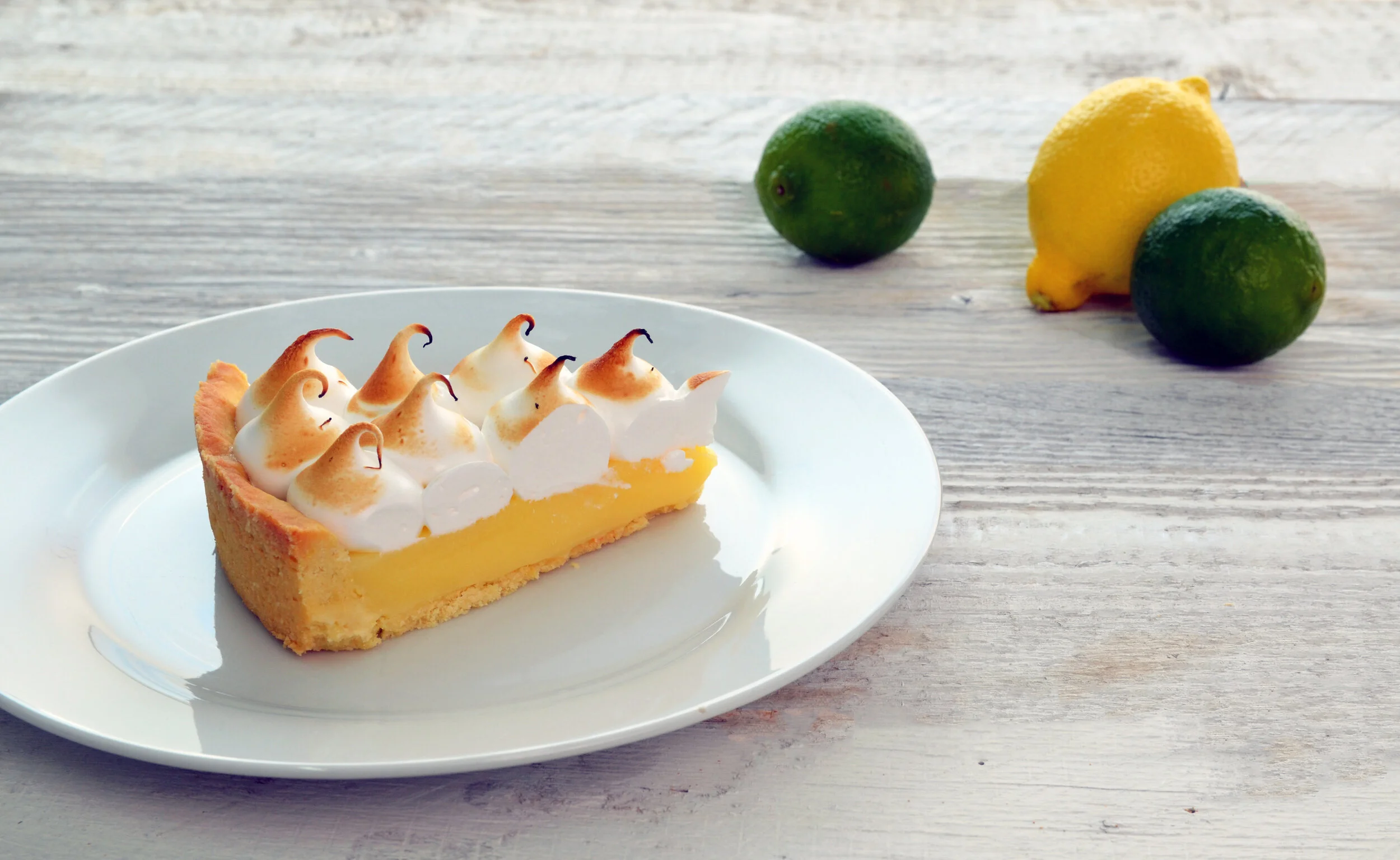 Tarta cu Lamaie si Bezea — RobertEisler.ro