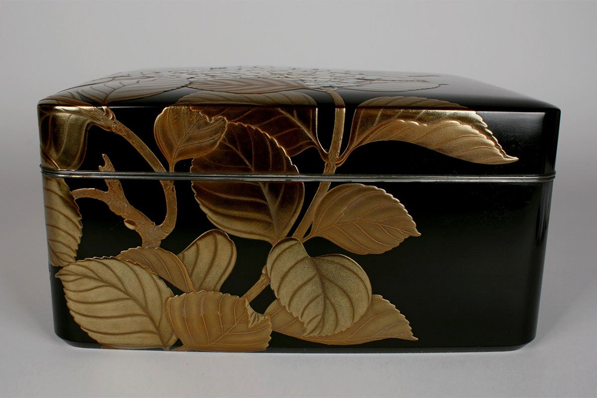 Takai Tairei, Lacquer Hydrangea Tebako — KAGEDO JAPANESE ART
