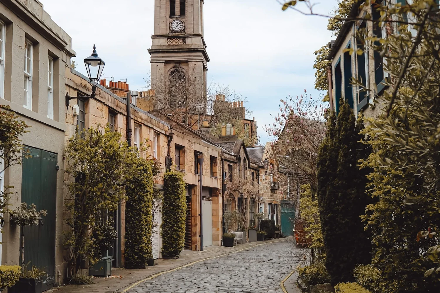 How To Visit Edinburgh In Winter: An Essential Travel Guide | Wander ...
