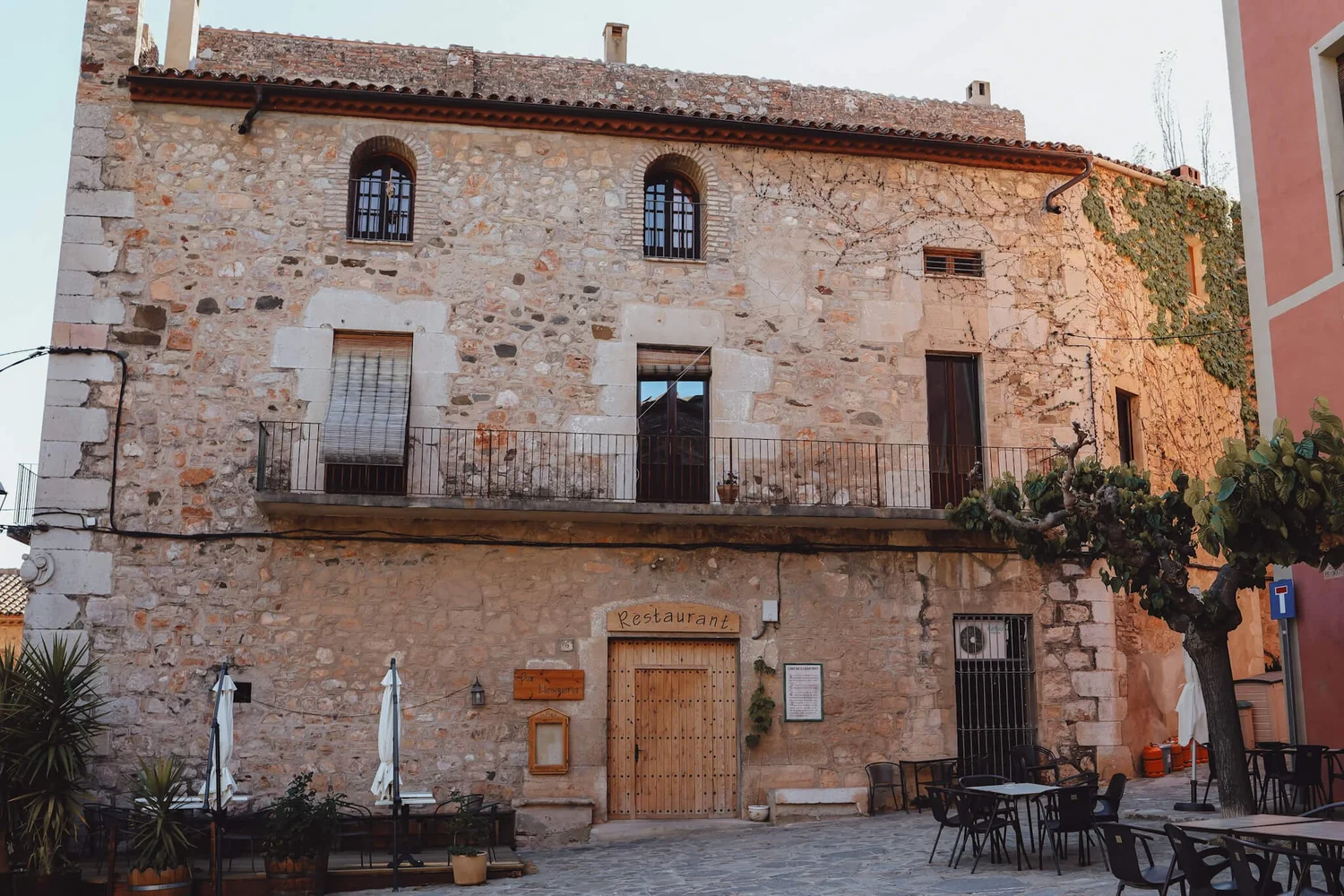 Montsant Travel Guide: Vino, Vineyards & Villages | Wander Scotland