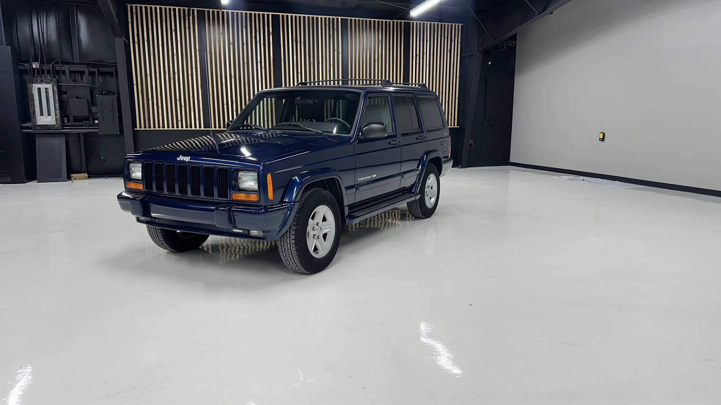 Jeep Cherokee XJ Sport - Limited - Classic For Sale — Davis AutoSports