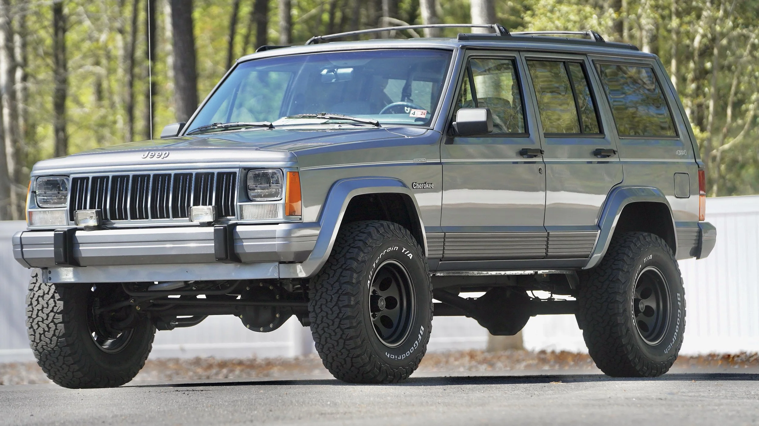 Lifted Cherokee Sport XJ For Sale - Lifted Jeep Cherokee - Built Jeep ...