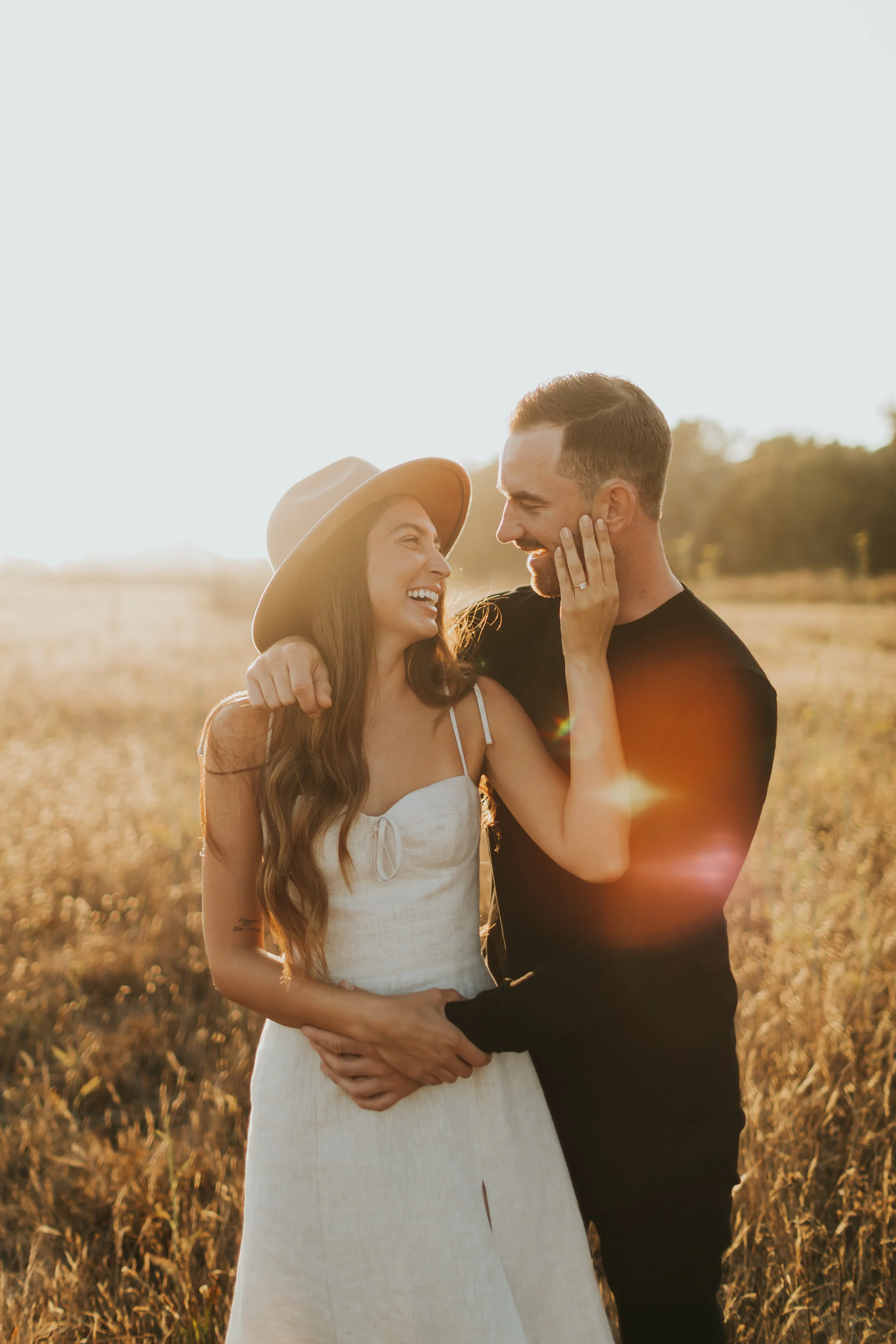 5 romantic poses to do for your engagement photos — Emma Nicole Photography